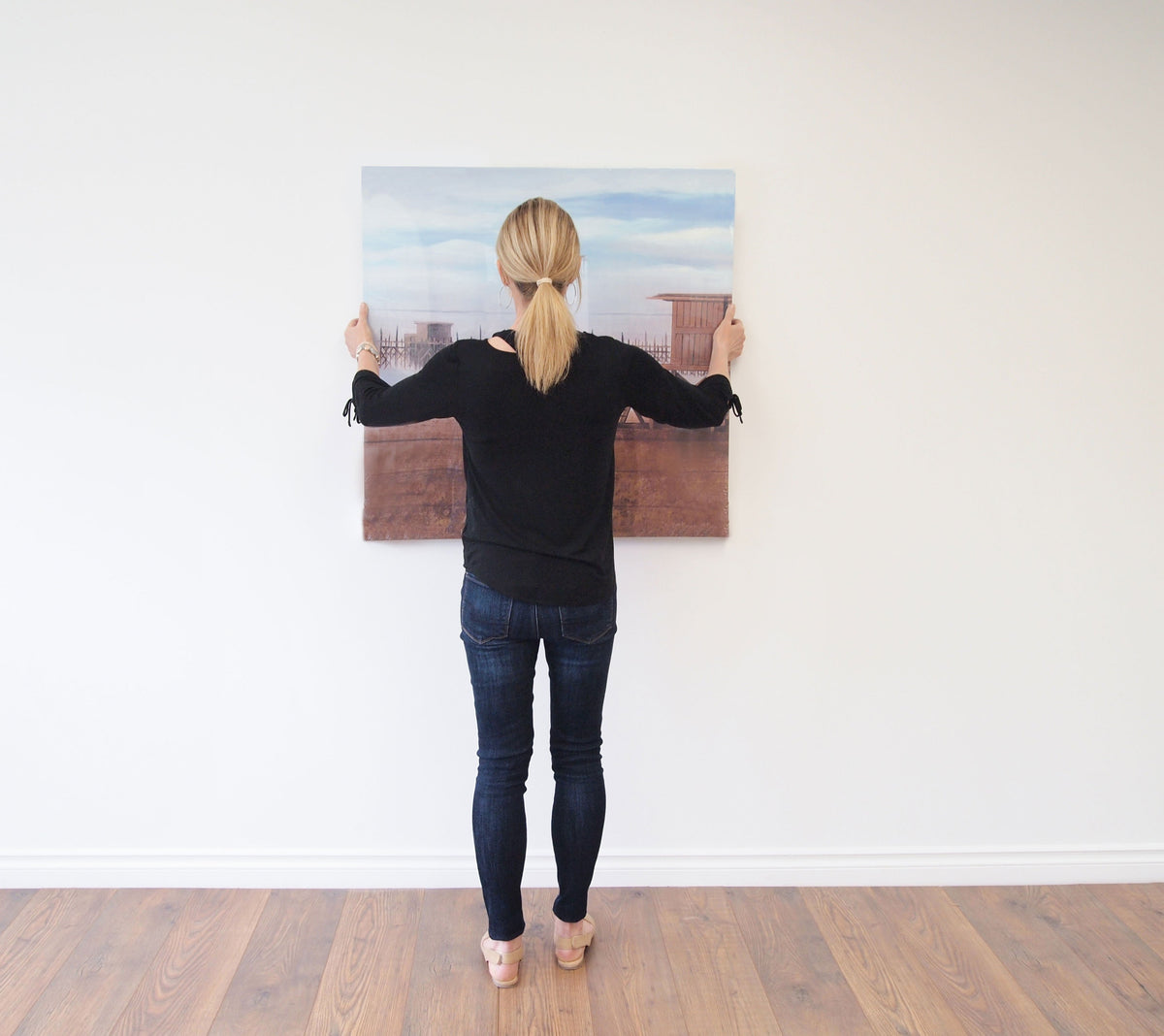 What is the right height to hang a picture? | UTR Decorating